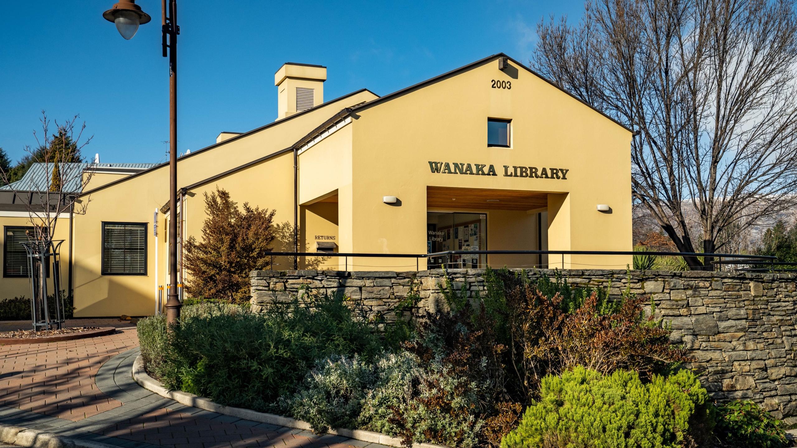 Wānaka Library | Explore | Wanaka Official Website
