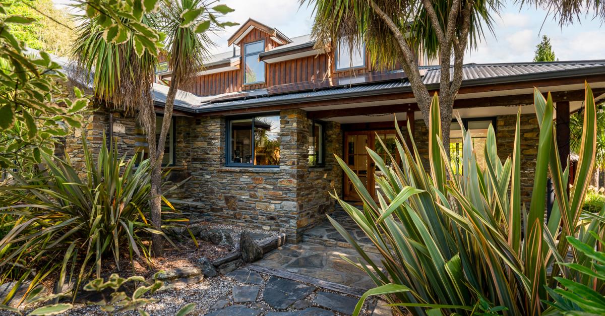 Alpine Lodge Wanaka - Botanical Oasis | Explore | Wanaka Official Website